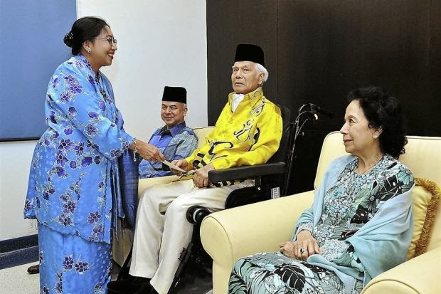 WARISAN RAJA & PERMAISURI MELAYU: Kemunculan Terkini Sultan Azlan Shah.