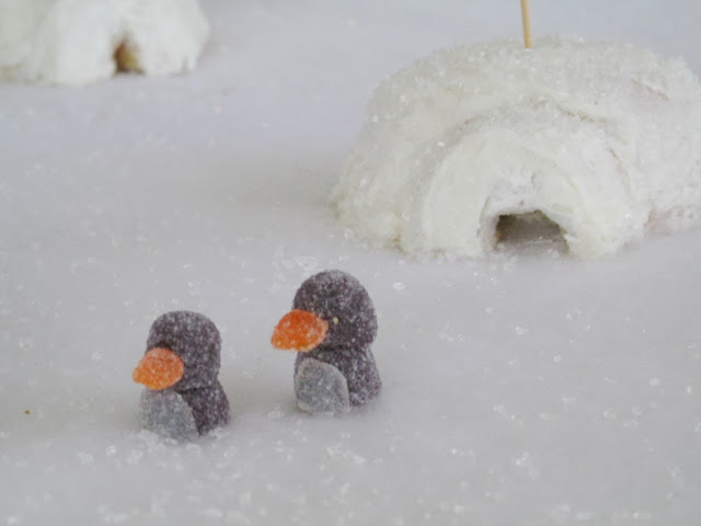 Igloo Cakes and Penguin Gum Drops - Crafts a la mode