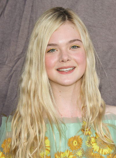 Super Hollywood: Elle Fanning Hairstyles