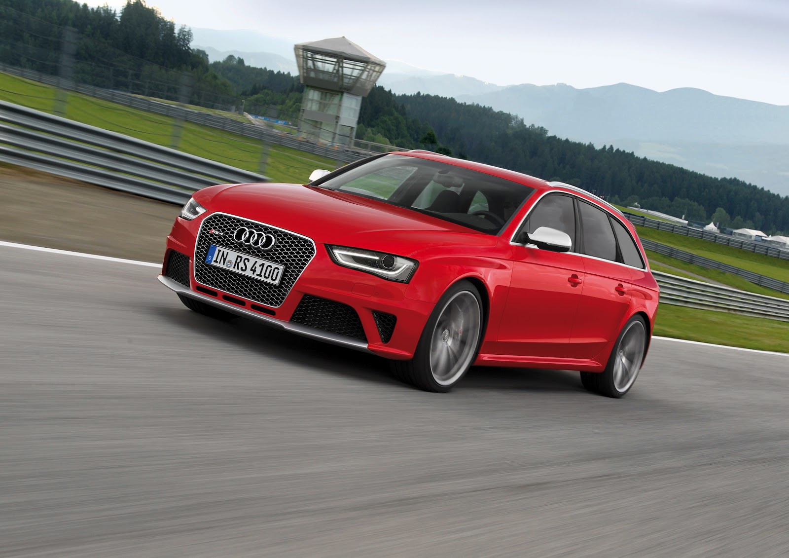 Irish Car+Travel Magazine: New Audi RS4 Avant heads up A4 range