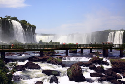 Williams Travel and Tourism : Devil's Throat Walkway - Iguazu Falls