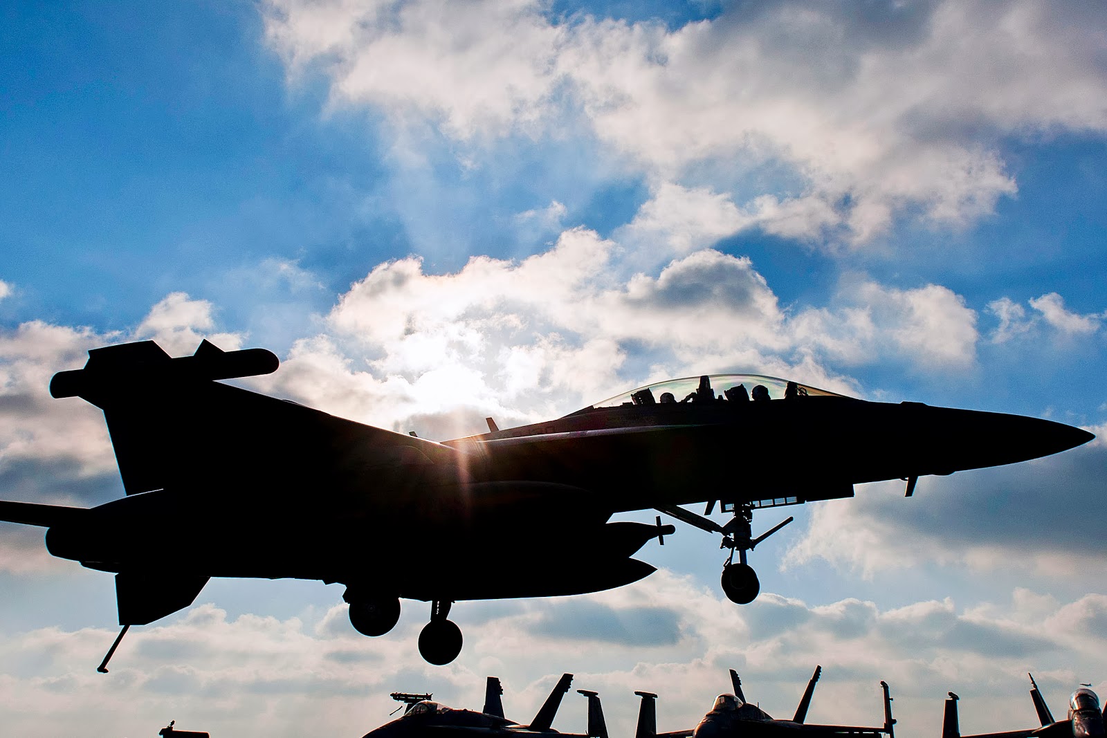 Paul Davis On Crime: Tailhook Down: Cool Navy Photo of EA-18G Growler ...