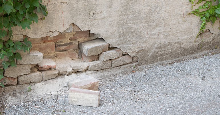 Dads Teach the Bible: Crumbling Foundations