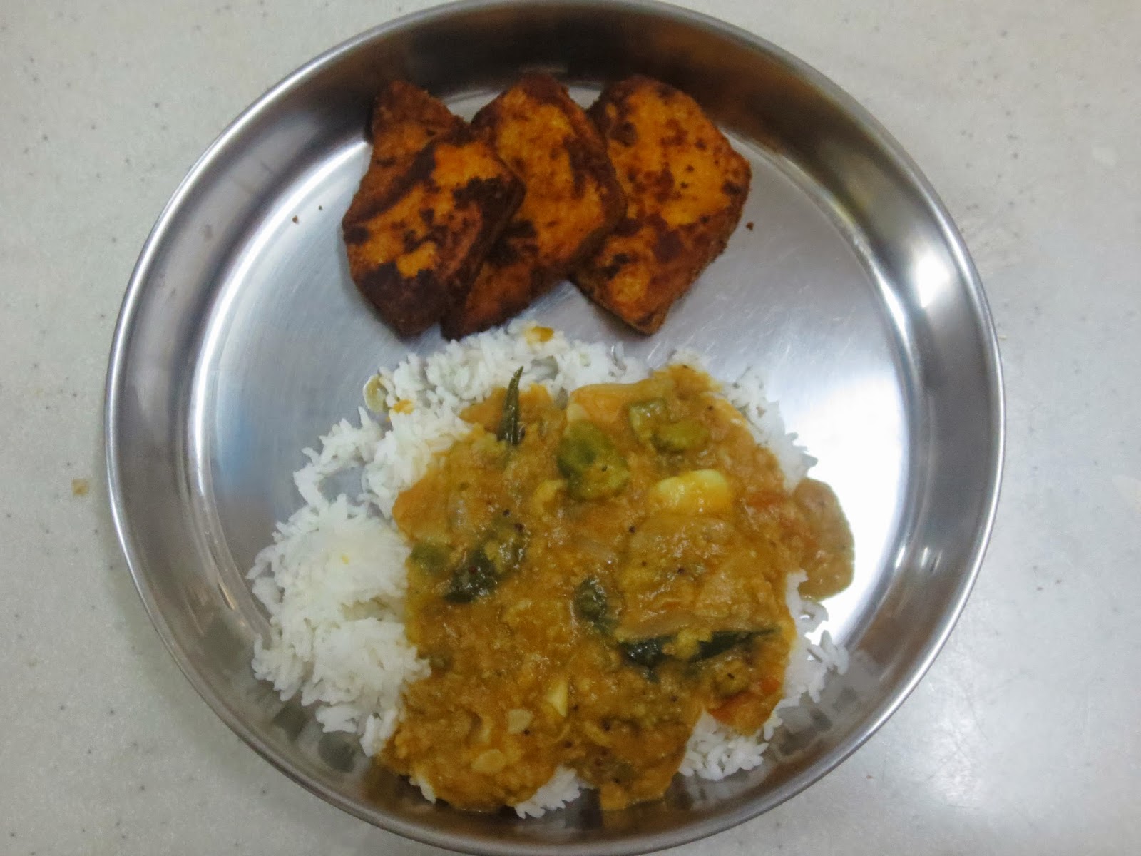 Home Cooking....: Heerekai Thove / Maskai Saaru / Ridgegourd Dal