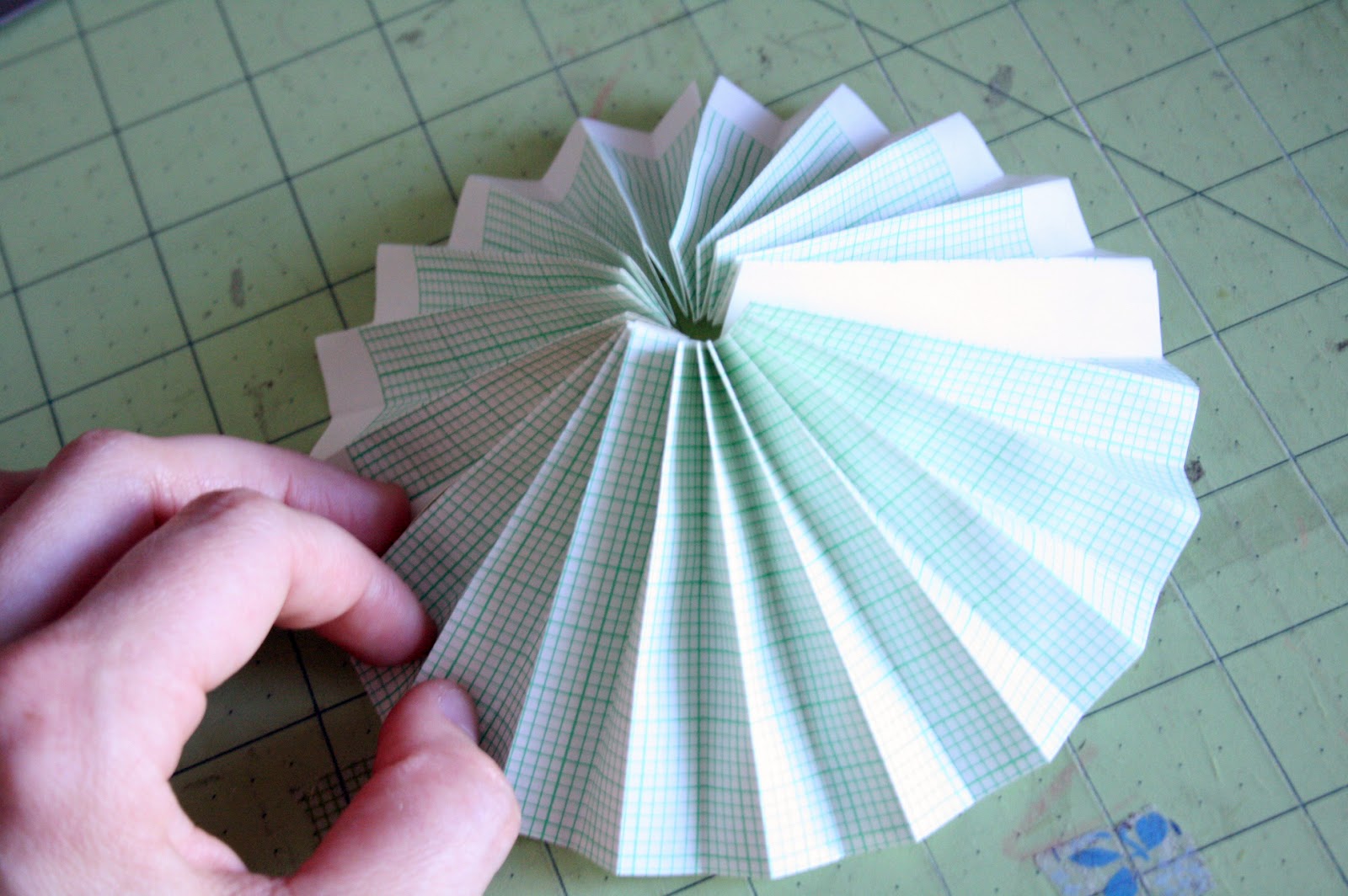 The Creative Place: DIY :: Paper Flower Wheels