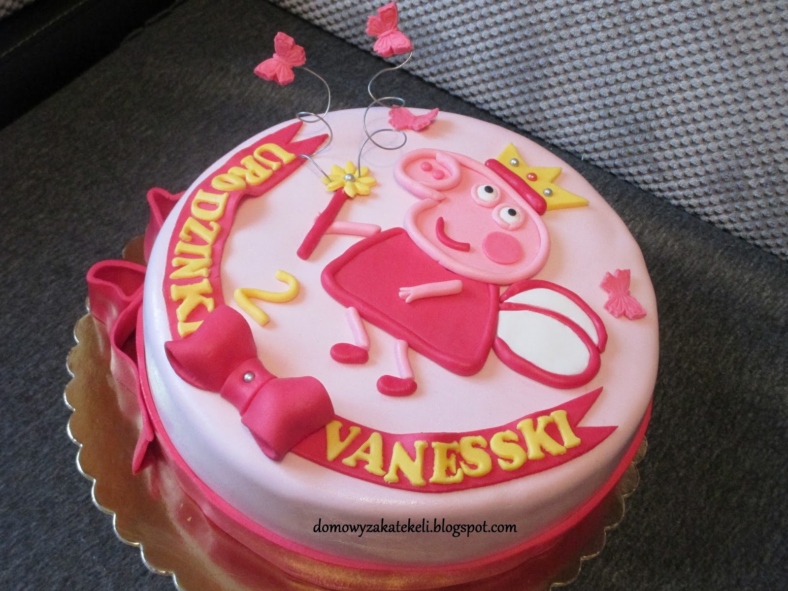 Domowy Zakątek Eli: Tort świnka Peppa