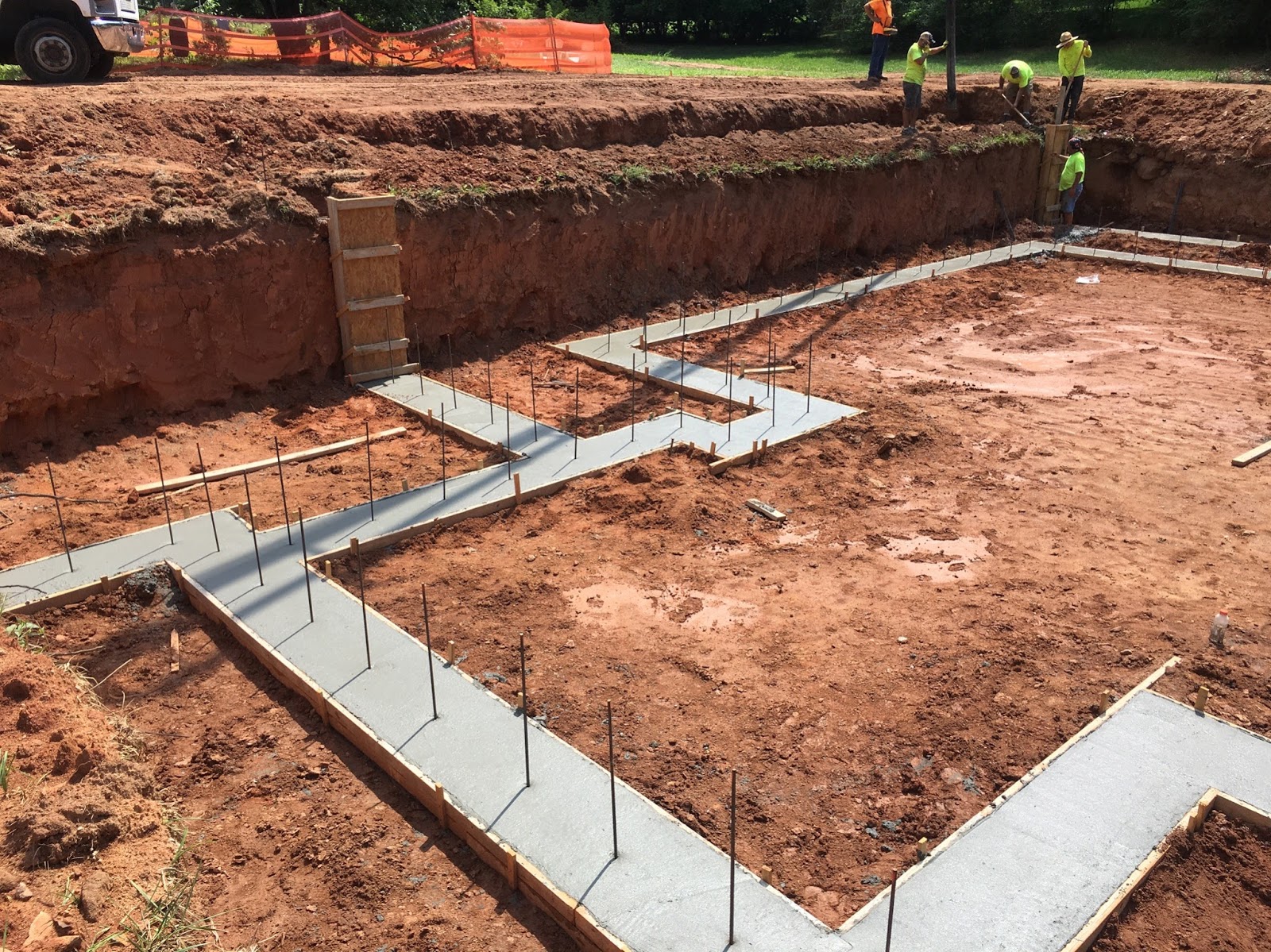 Ten June: Building Our House: The Foundation and Floor Plan