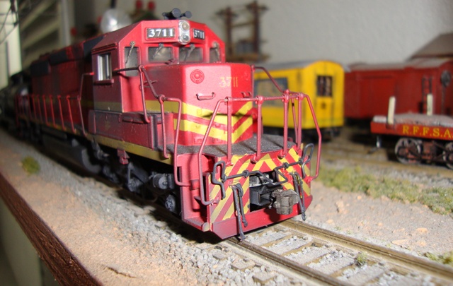 MODELS FERROVIAS BRASIL: LOCOMOTIVA SD40-2 RFFSA FOTO 2