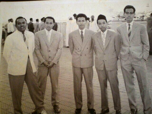 Gambar Nostalgia Tuan Guru Nik Aziz Sewaktu Muda Remaja Yang Anda Tak ...