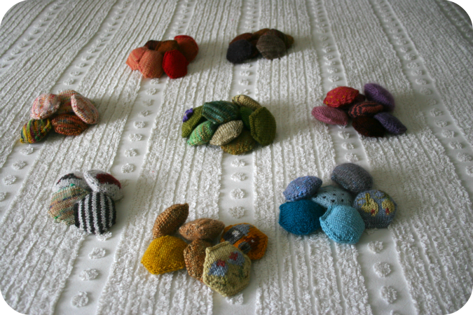 Never Not Knitting: Hexipuffs!