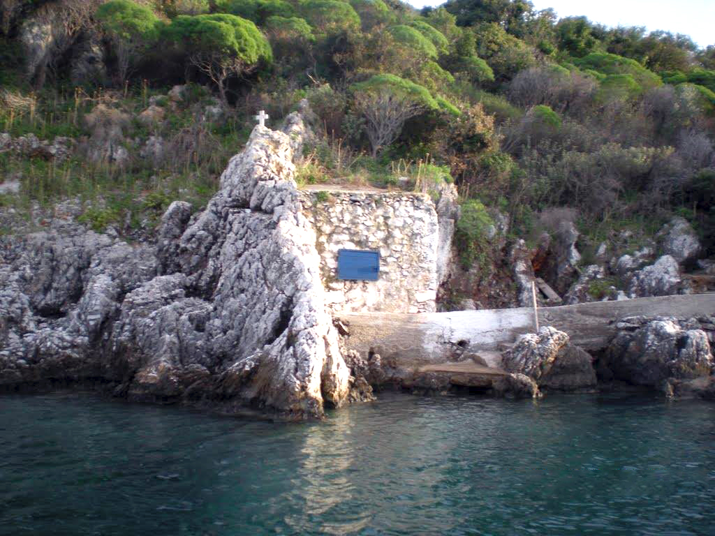 ΝΑΟΙ ΣΤΗ ΜΑΝΗ: ΣΚΟΥΤΑΡΙ (ΔΙΑΦΟΡΕΣ)