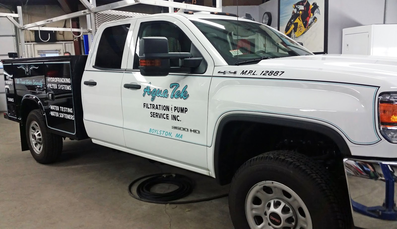 Dennis Day Designs - Lettering, Pinstriping; Murals: Hand Lettering