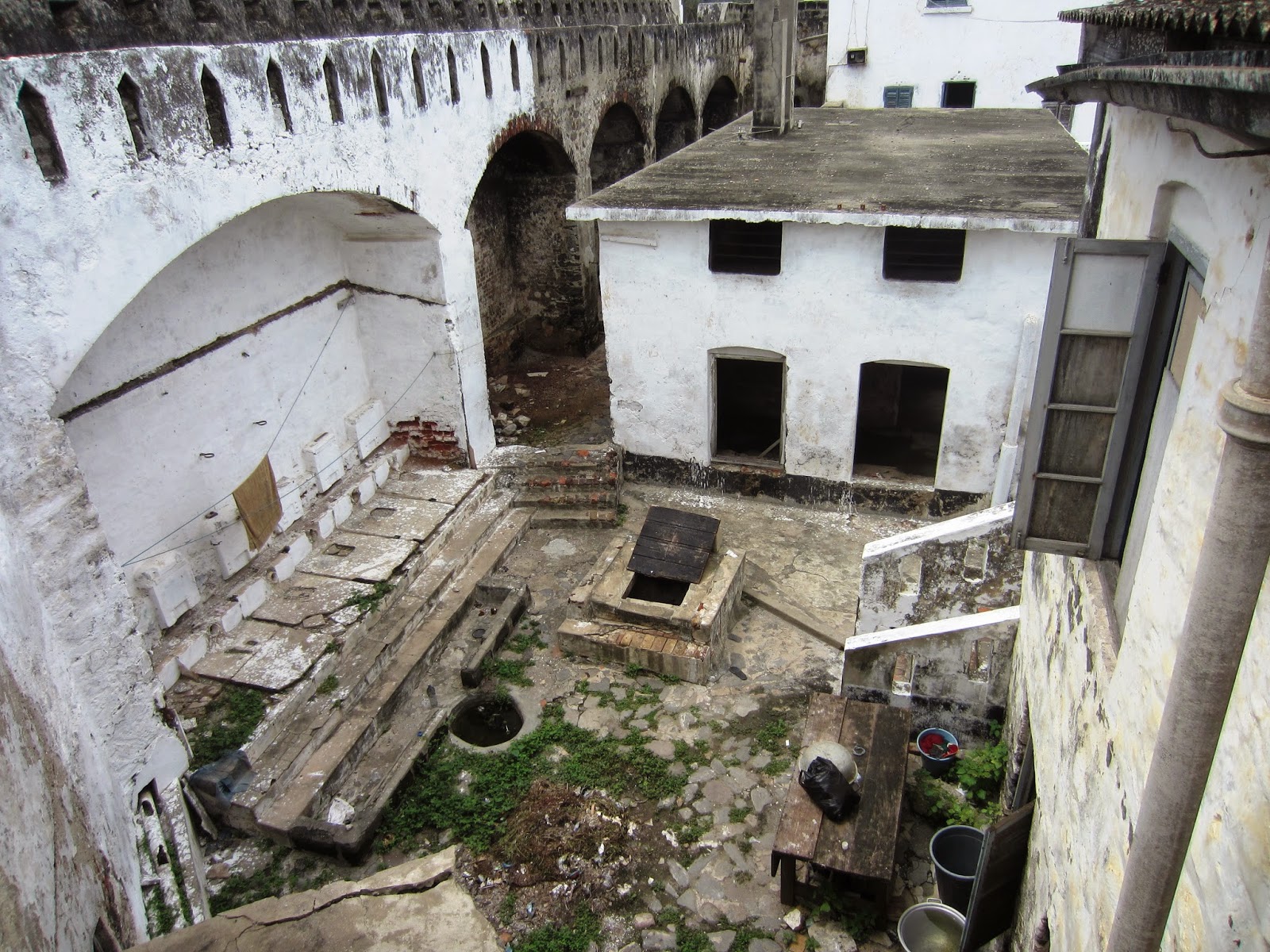 Souvenir Chronicles: AFRICA: GHANA, FORT WILLIAM (AKA ANOMABU )