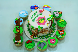 Upper Crust Bakery: Fondant Cake