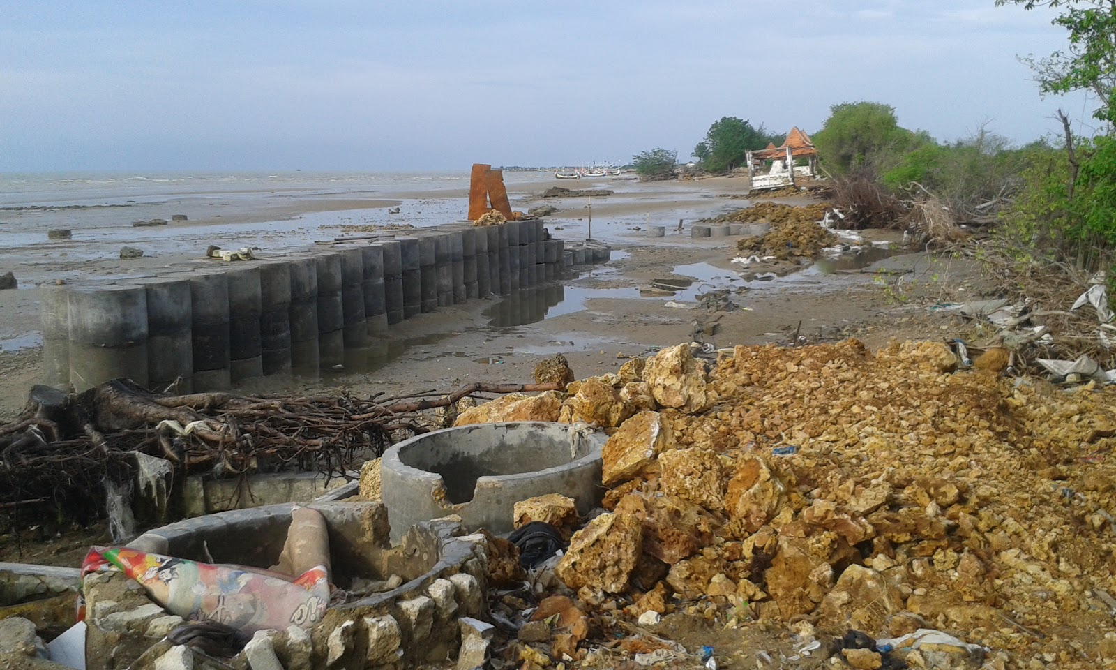 GROIN ABRASI PANTAI JUMIANG ~ POKDARWIS "ADIRASA" JUMIANG