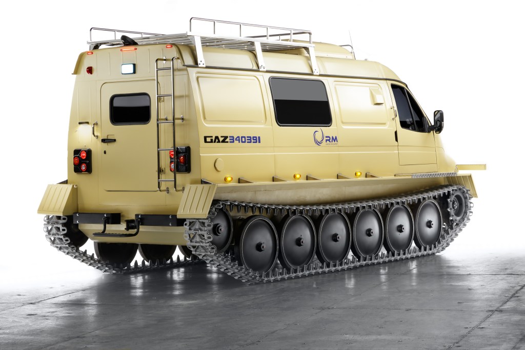 GAZ-3409 BOBR Kendaraan Tempur Ini Mampu Melewati Jalan dalam Kondisi ...
