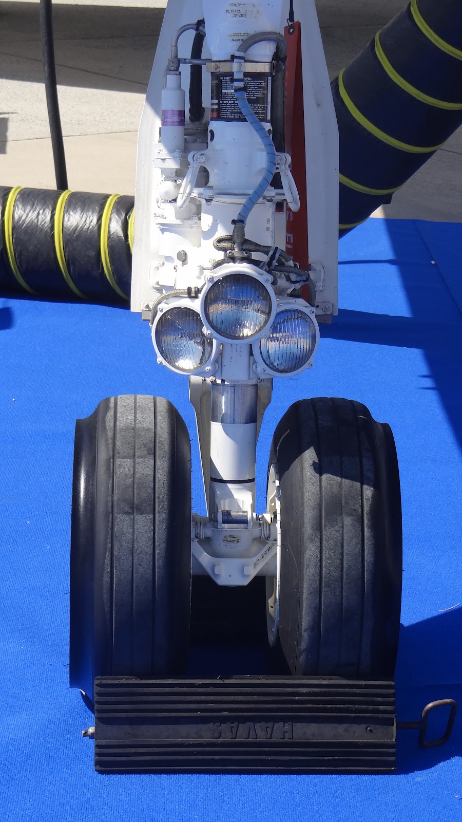 ISTANBUL AIRSIDE: Gulfstream G450 - Airex Istanbul 2012