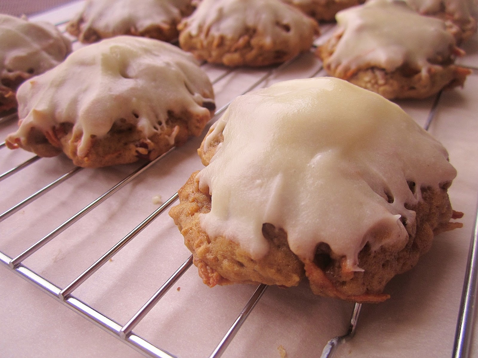 Dimples & Delights: Carrot Cake Cookies