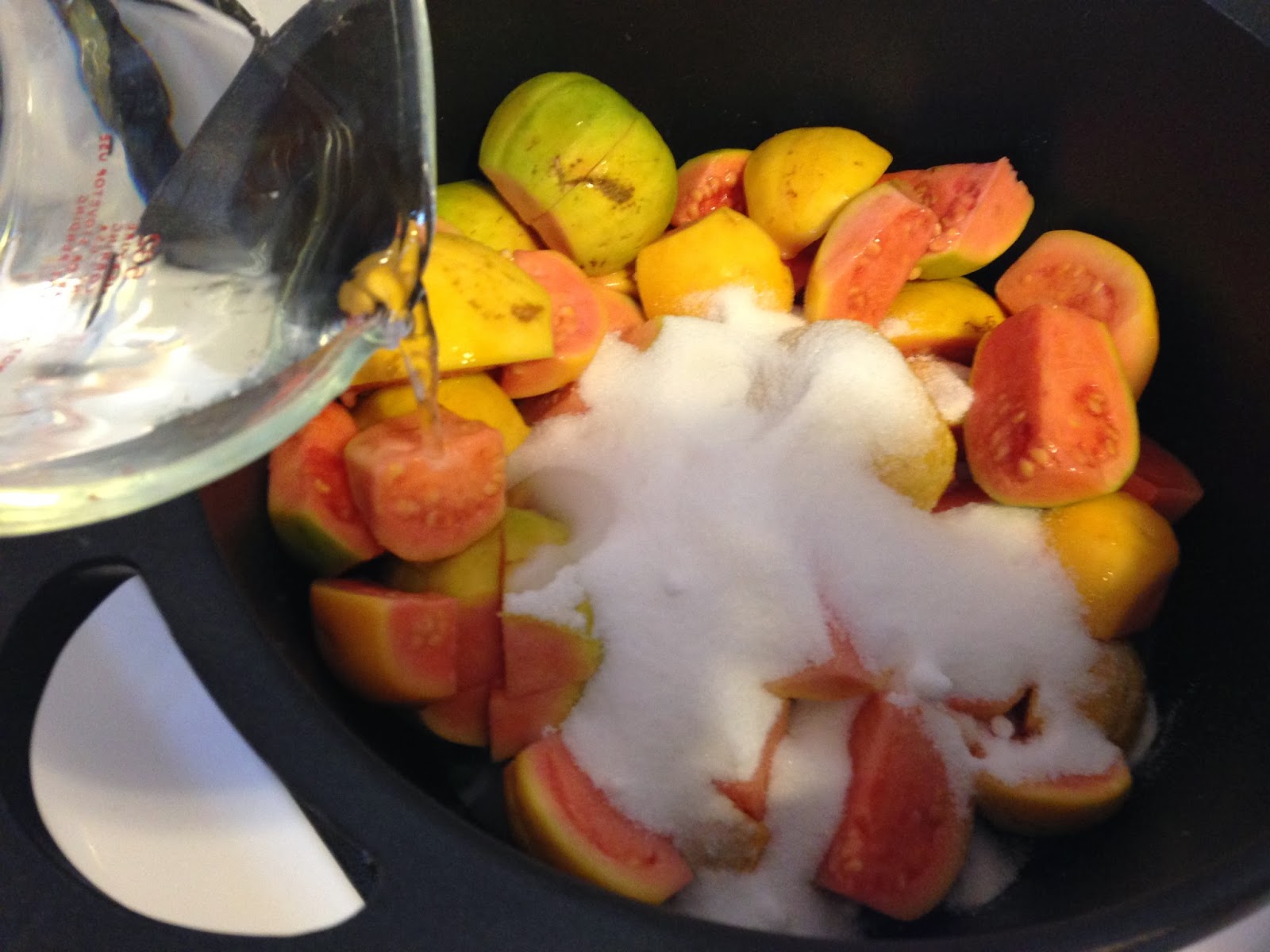 Kūlia cooks!: Making Guava butter