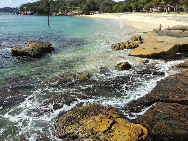 beachcomber: beachcombing