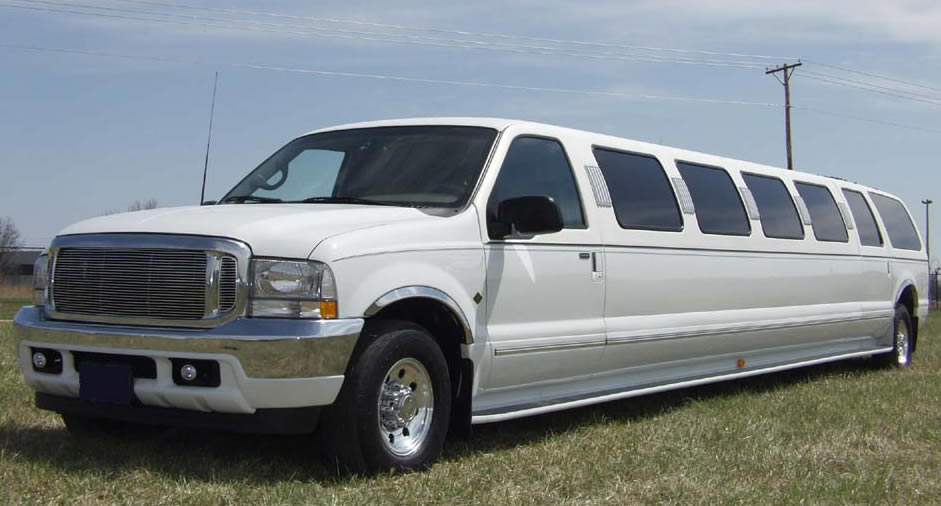 Ford Limo | AUTOMOBILE ROAR