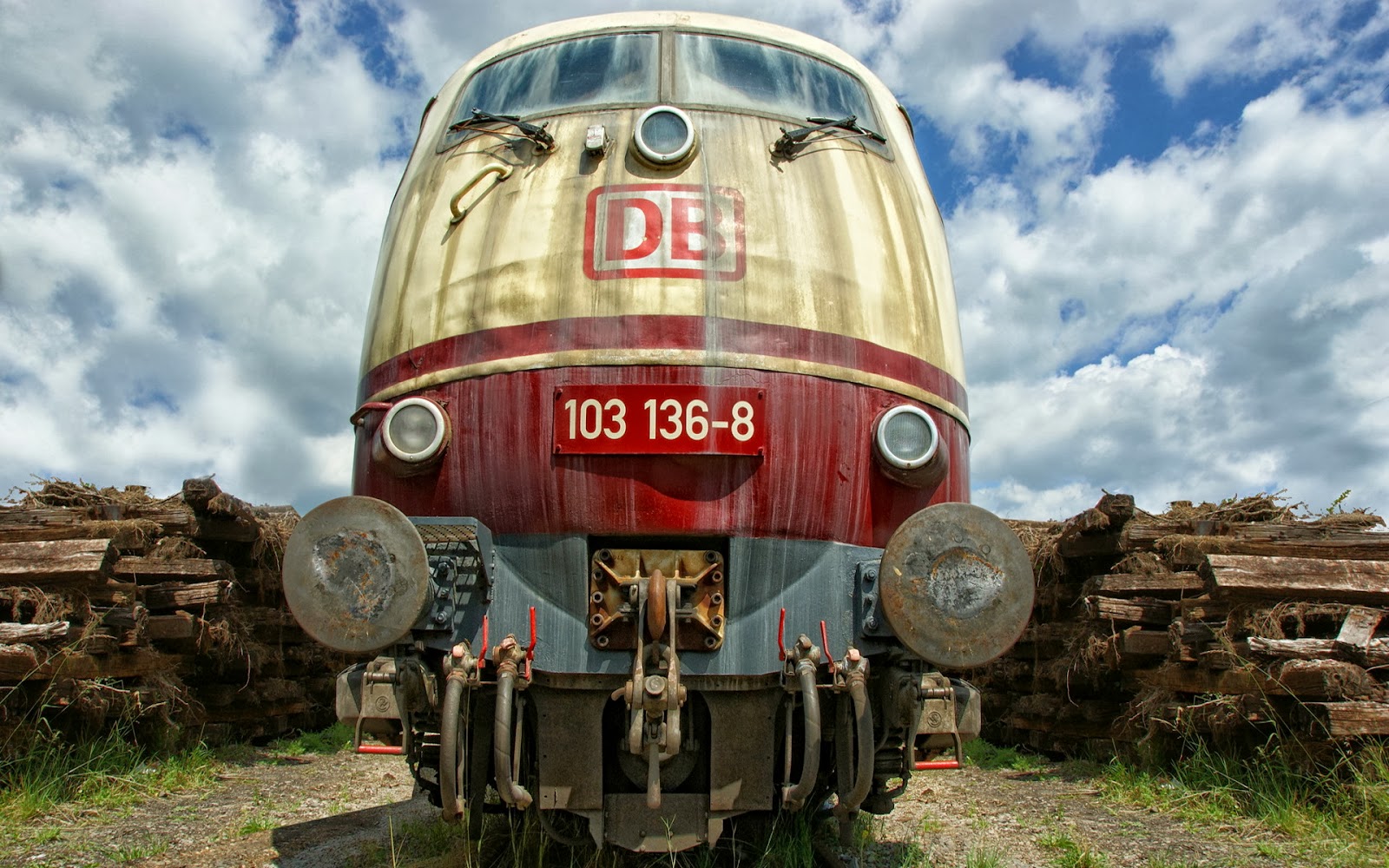 Historia e "historias" blog: DB 103, una excepcional locomotora.