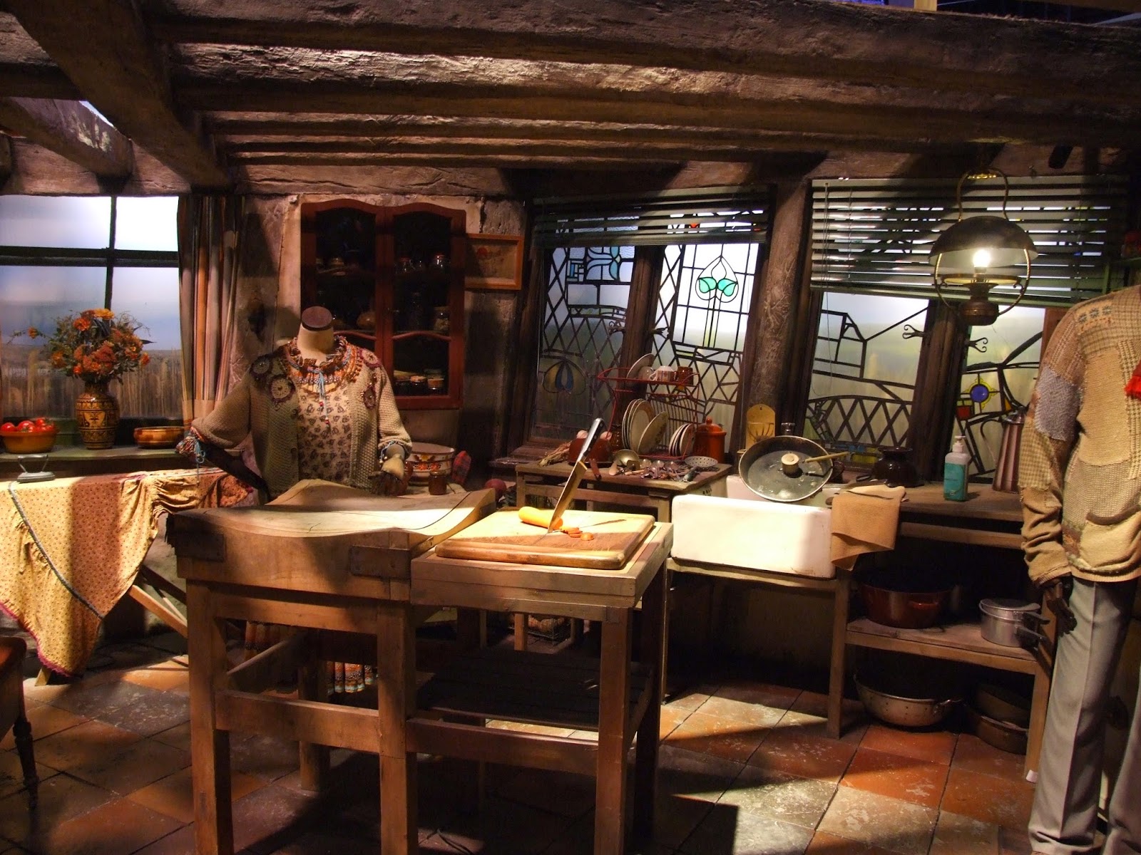Tiny Treasures: Harry Potter Studio Tour ~ The Weasleys Kitchen At The ...