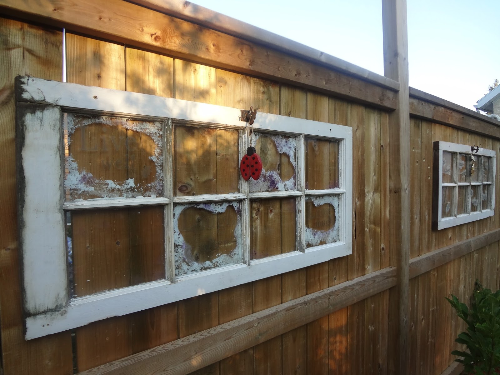 Niftynnifer's Crochet & Crafts: Two Old Windows Craft Idea