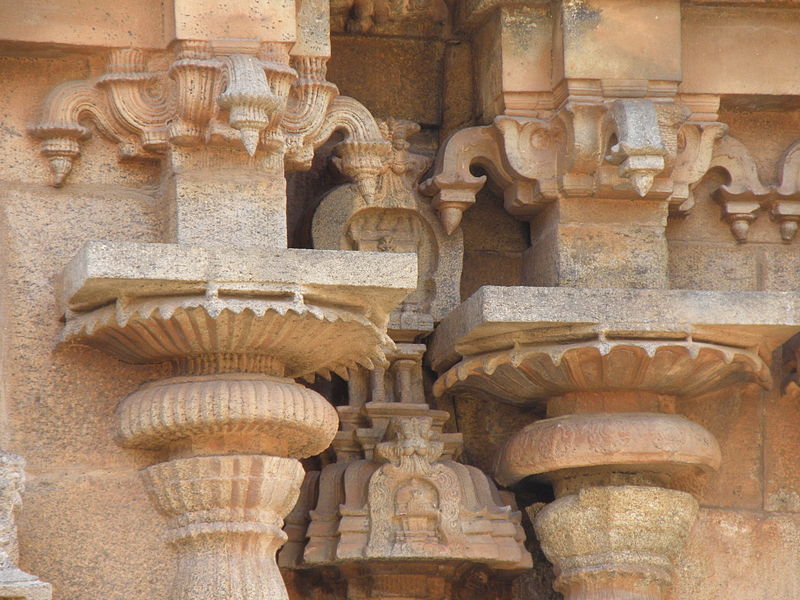 Tamilnadu Tourism: Brihadeeswarar Temple – Sculptures