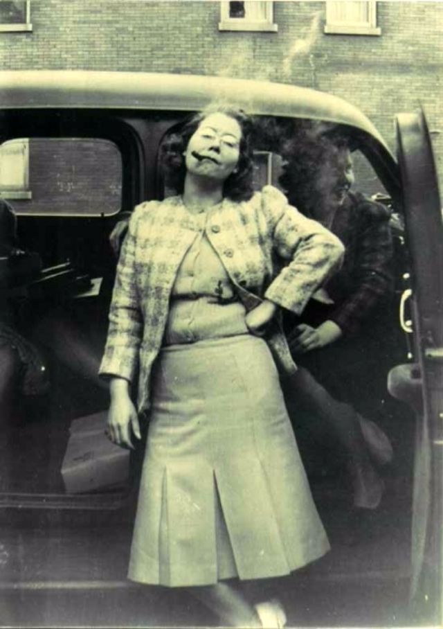 14 Vintage Photos That Remind You of Bonnie Parker ~ vintage everyday