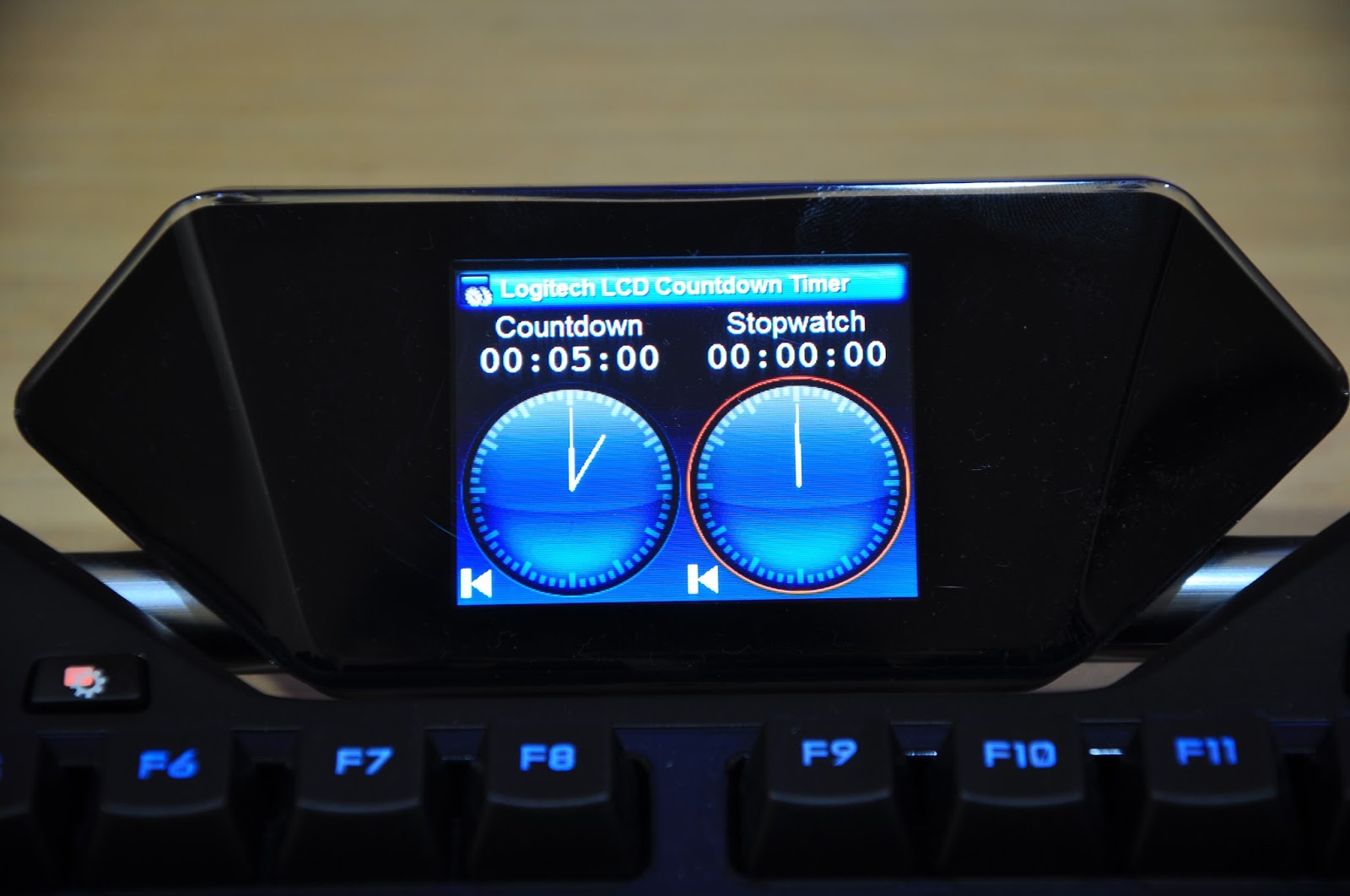 KENYSL.com: Logitech G19s LCD Gaming Keyboard Review