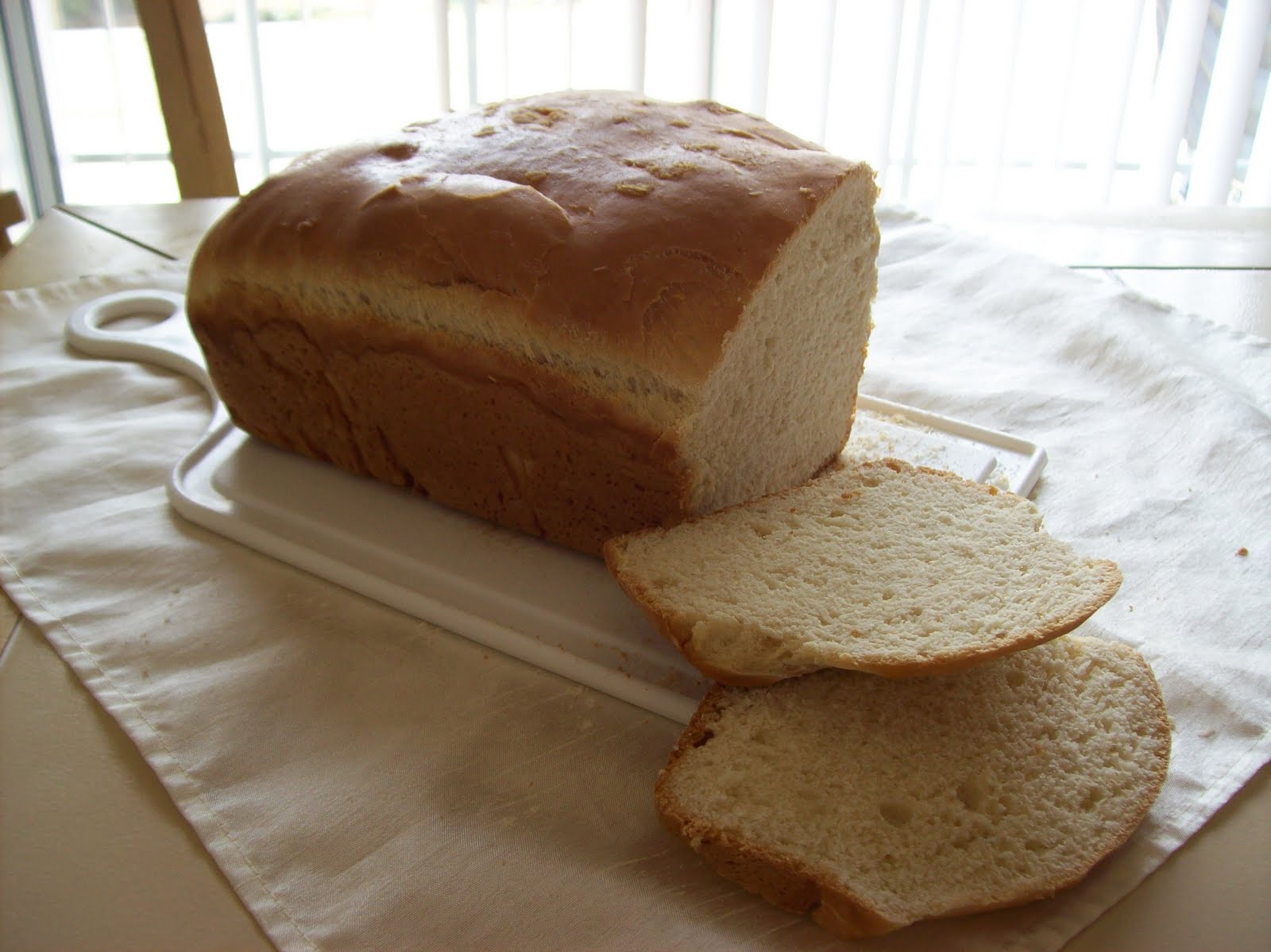 The Café at The Little Yellow House: Grandma's White Bread/Buns