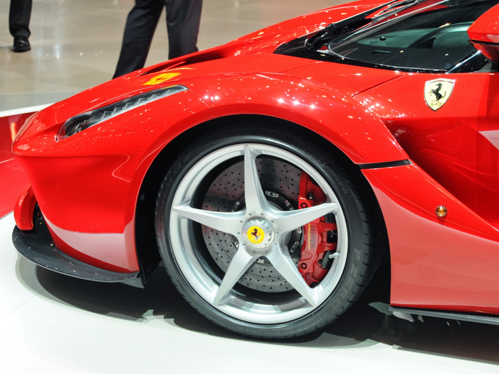 [Model Review]: BBR Models Ferrari Laferrari - DiecastSociety.com