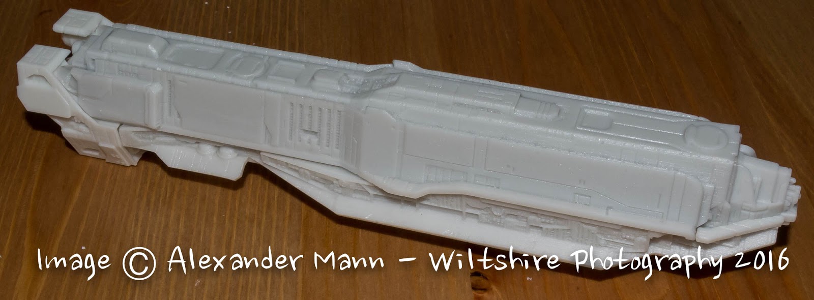 Mann's Model Moments: Halo UNSC Punic Class Supercarrier Unboxing
