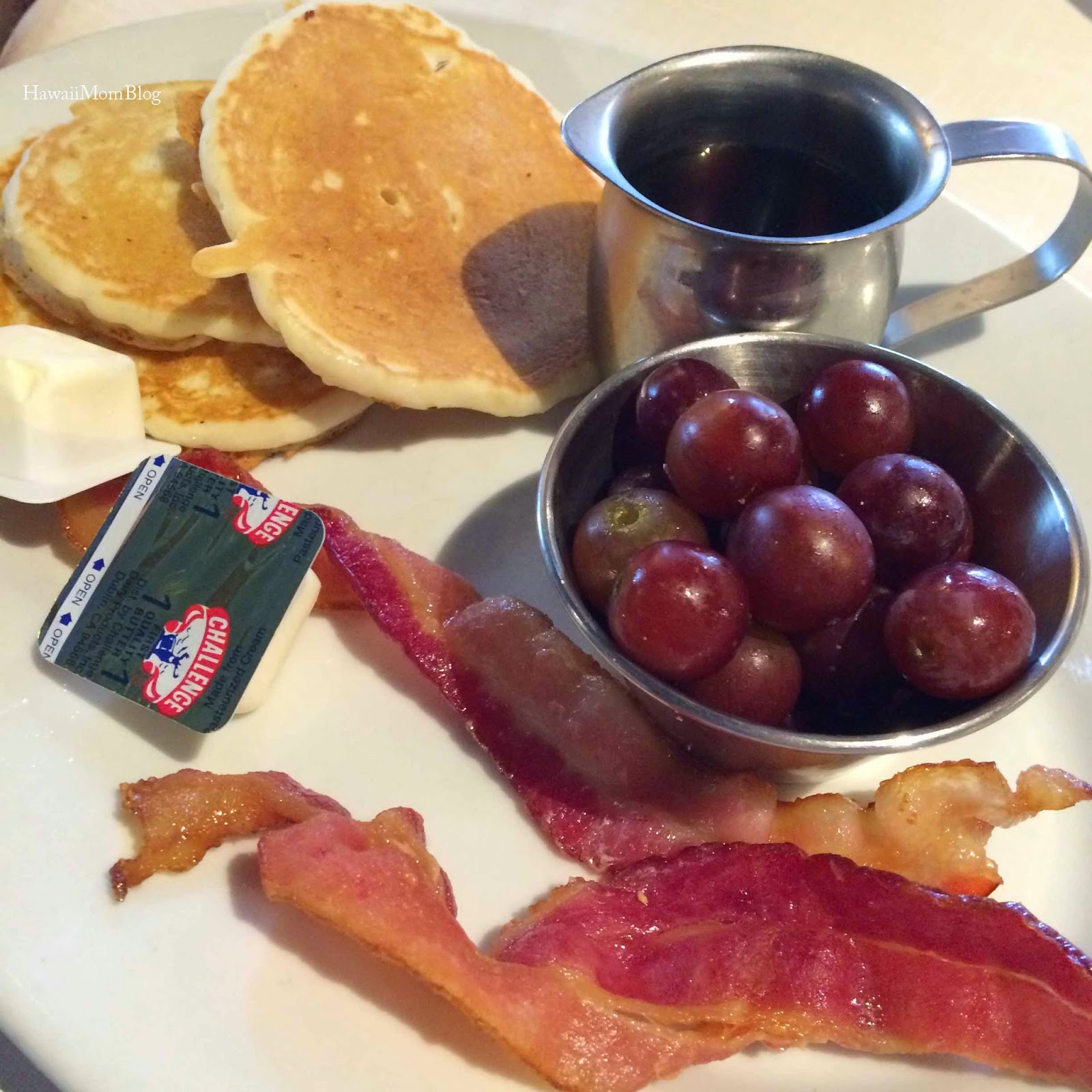 Hawaii Mom Blog: Breakfast at Ruby Tuesday