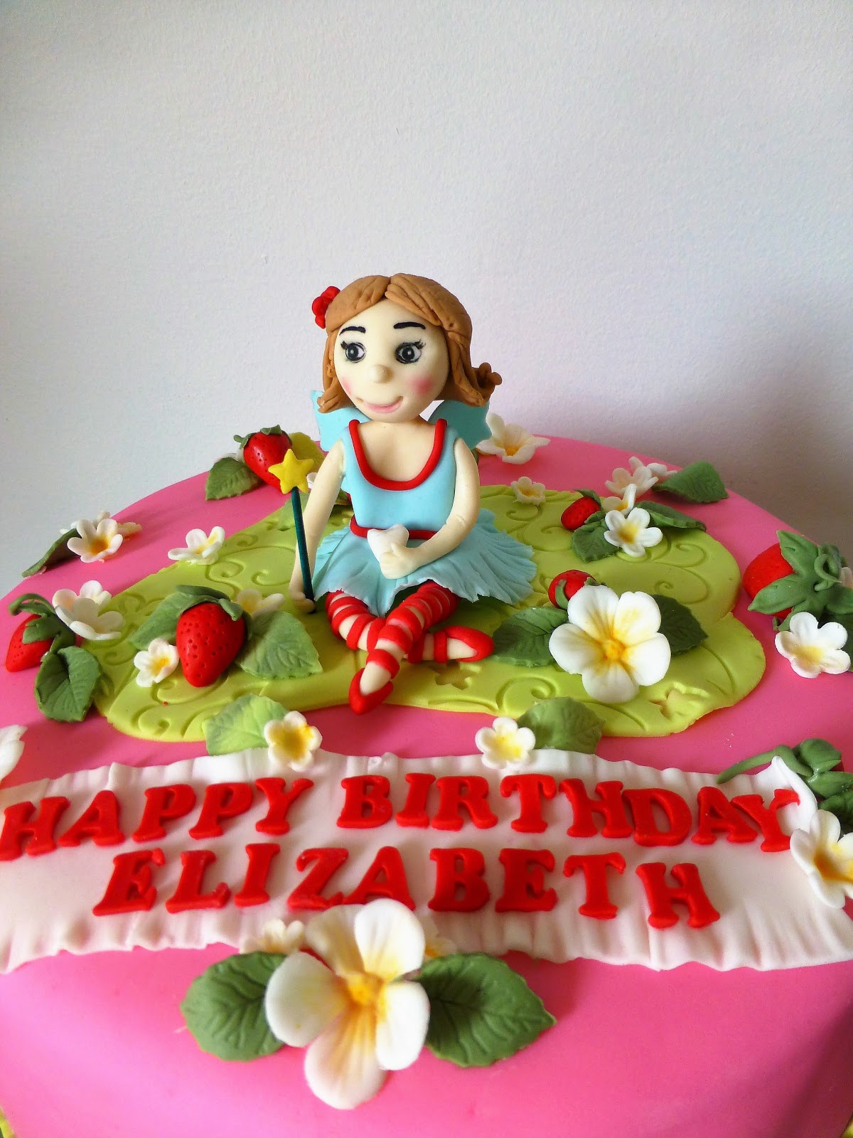 CakeSophia: Tooth fairy cake with strawberries