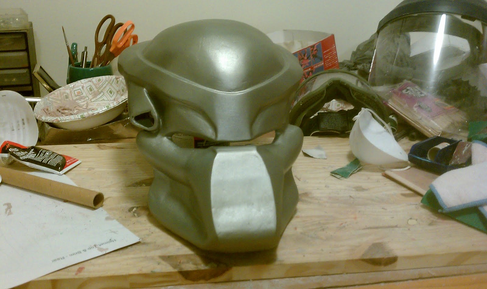 Weaselhammer Props: Predator bio mask helmet
