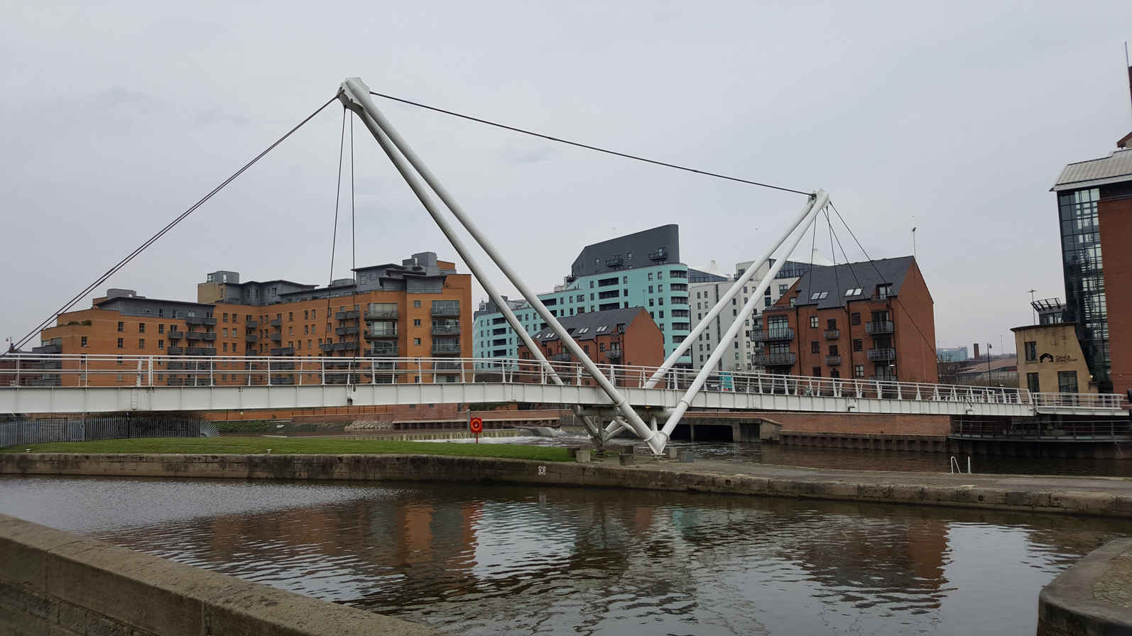 The Happy Pontist: Yorkshire Bridges: 23. Knight's Way Footbridge, Leeds