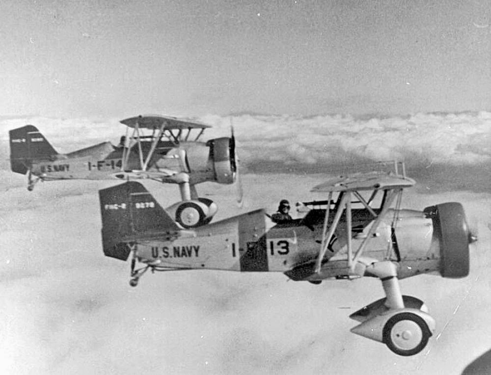 Airplanes in the skies + FAF history: Curtiss F11C Goshawk