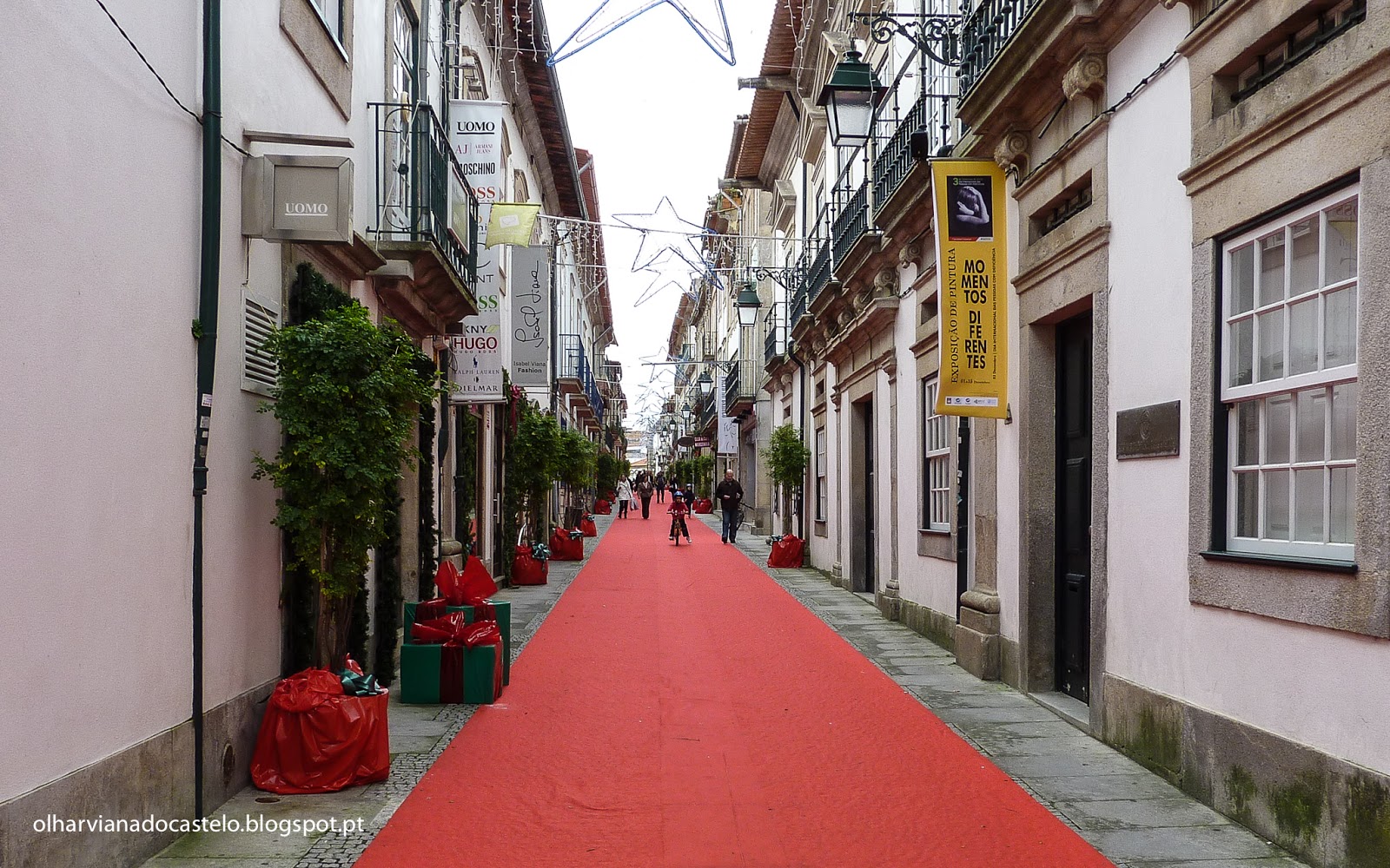 Passadeira vermelha na Rua da Bandeira