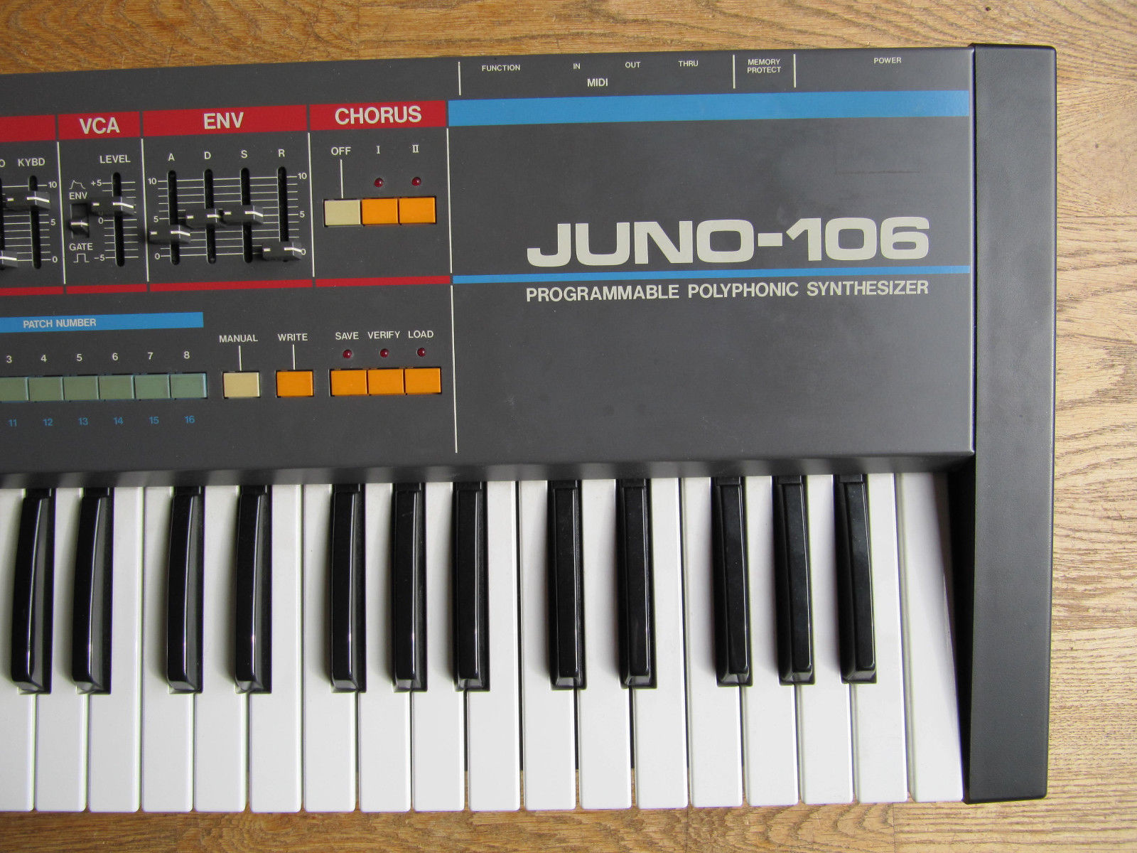 MATRIXSYNTH: Roland Juno-106 w/ Case SN 443016