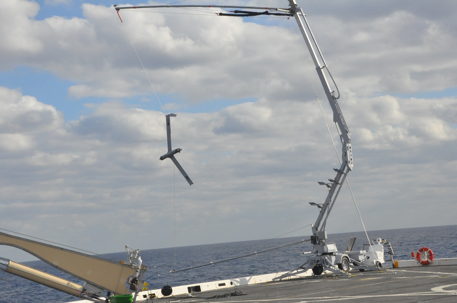 Naval Open Source INTelligence: Scan Eagle UAV conducts first flight on ...