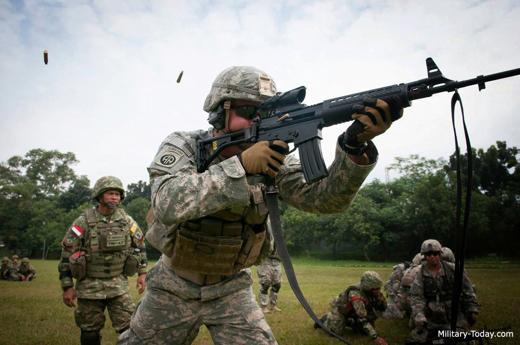 Mengenal Pindad SS2-V7 Subsonic, Senjata Serbu Tercanggih Milik TNI ...