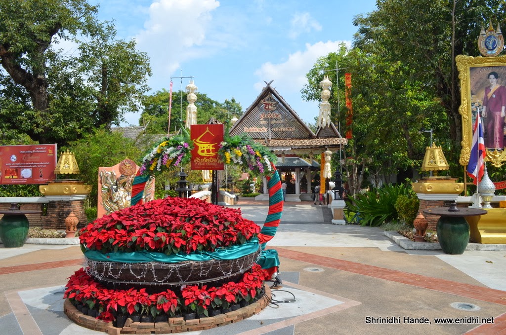 Dinner Experience at KhumKhantoke Restaurant, ChiangMai - eNidhi India ...