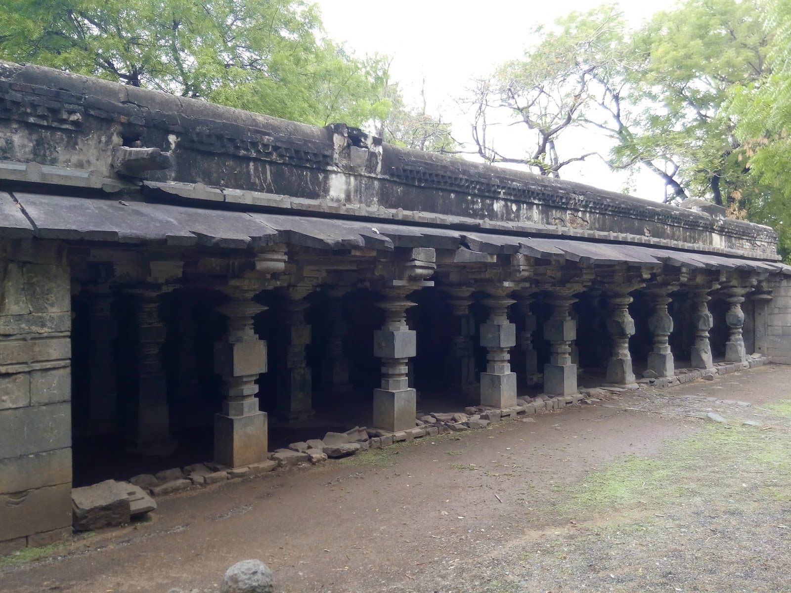 Solapur Fort aka Bhuikot Fort near Siddheshwar Temple and Lake in ...