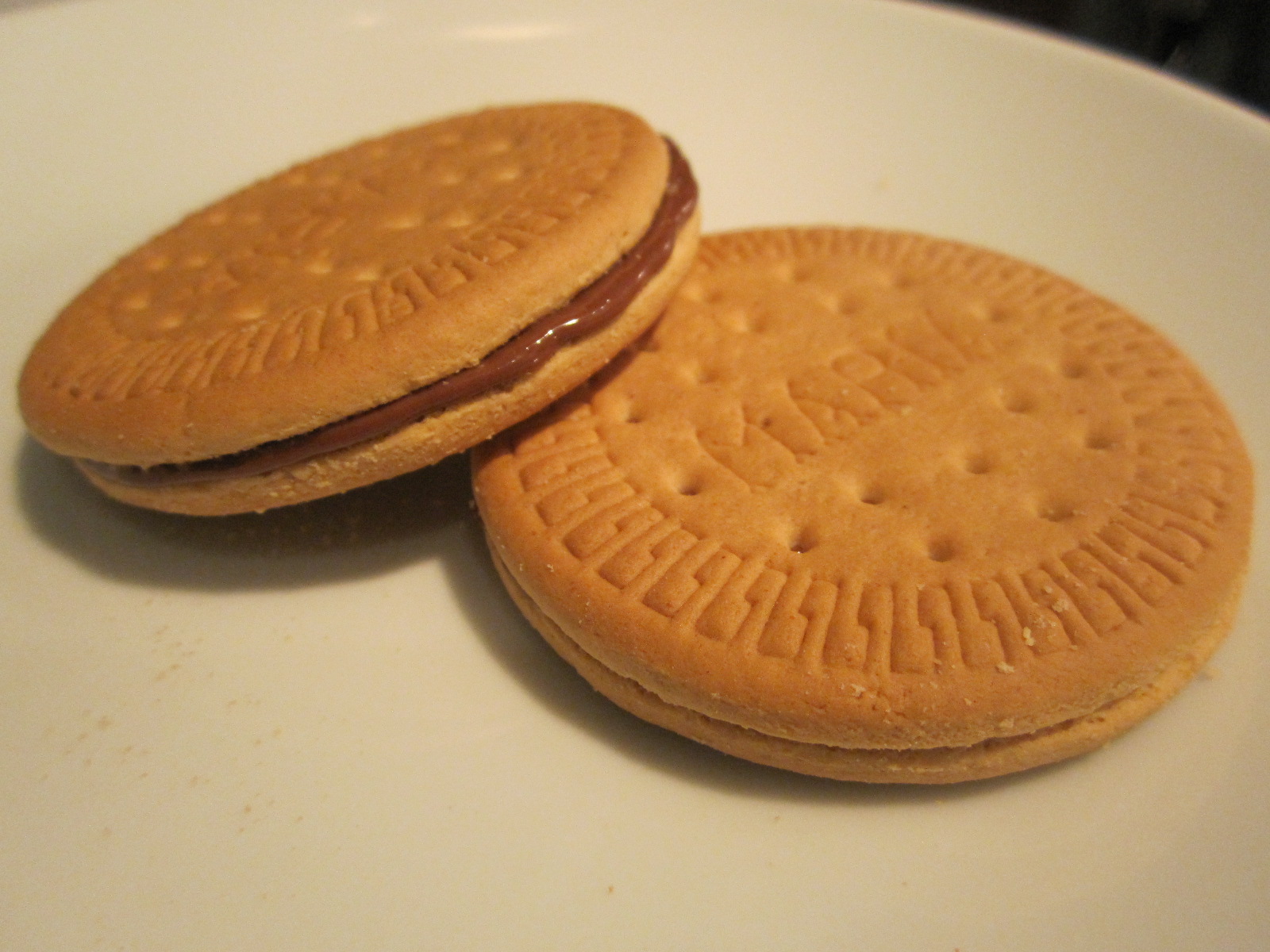 Sophie in the Kitchen: Maria Nutella Cookie Sandwiches