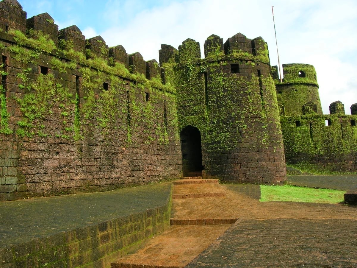 Mirjan Fort Sirsi Attractions