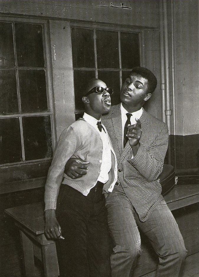 14 Interesting Vintage Photographs of Muhammad Ali Hanging Out With His ...