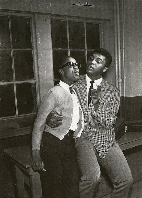 14 Interesting Vintage Photographs of Muhammad Ali Hanging Out With His ...