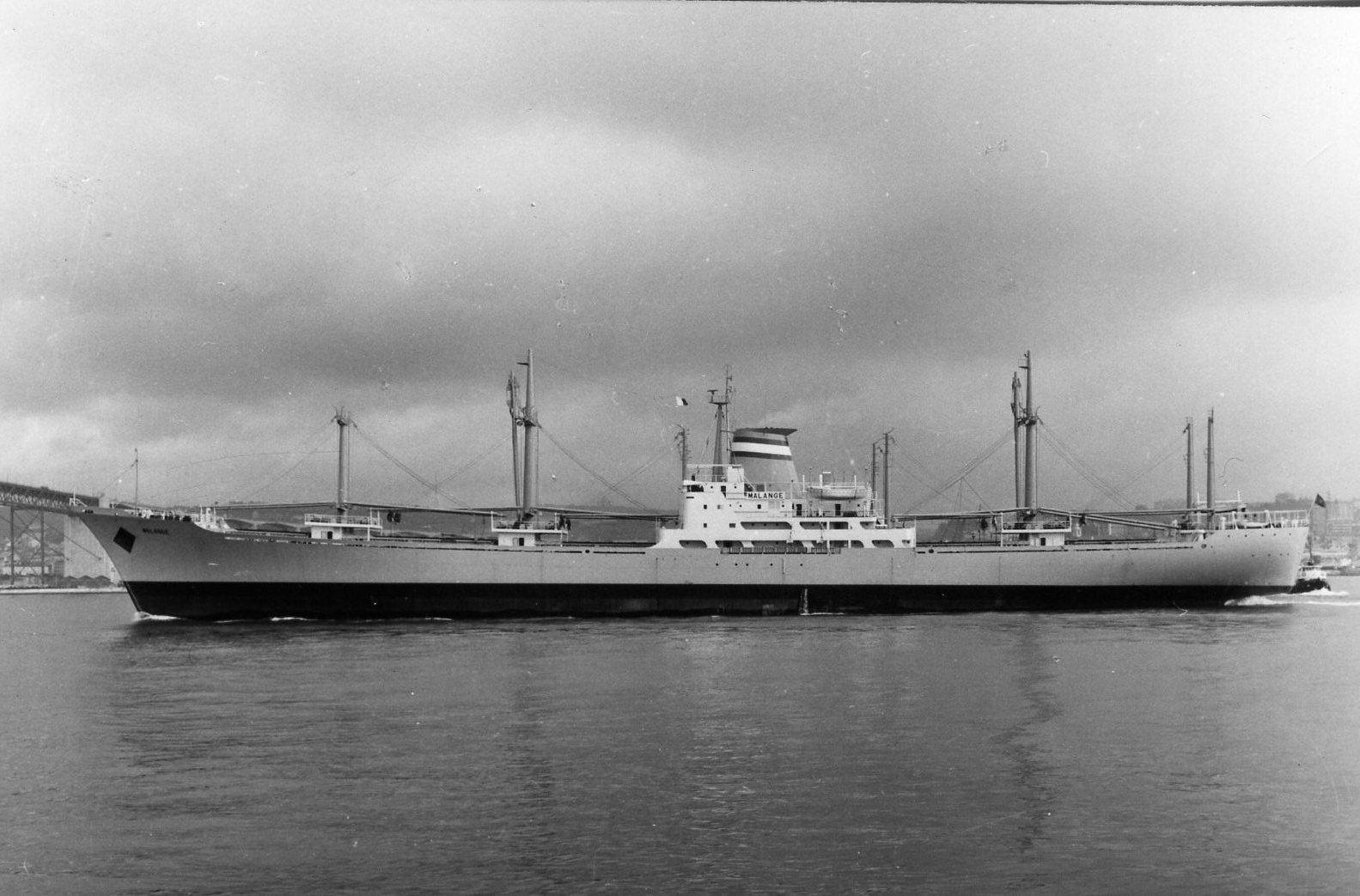 SHIPS & THE SEA - BLOGUE dos NAVIOS e do MAR: O MALANGE de 1971 e o seu ...